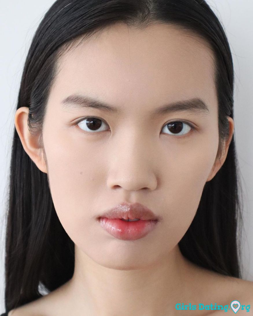 Gorgeous Chinese Girls: What Makes Them the Best Wives?