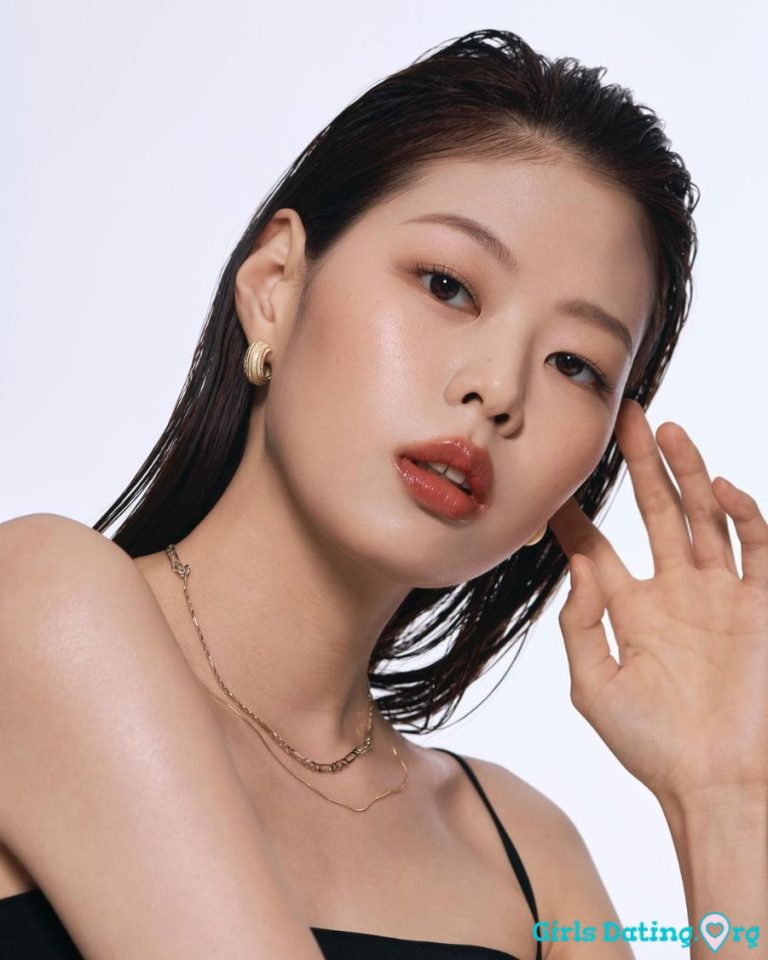 All You Need to Know About Dating a Korean Girl